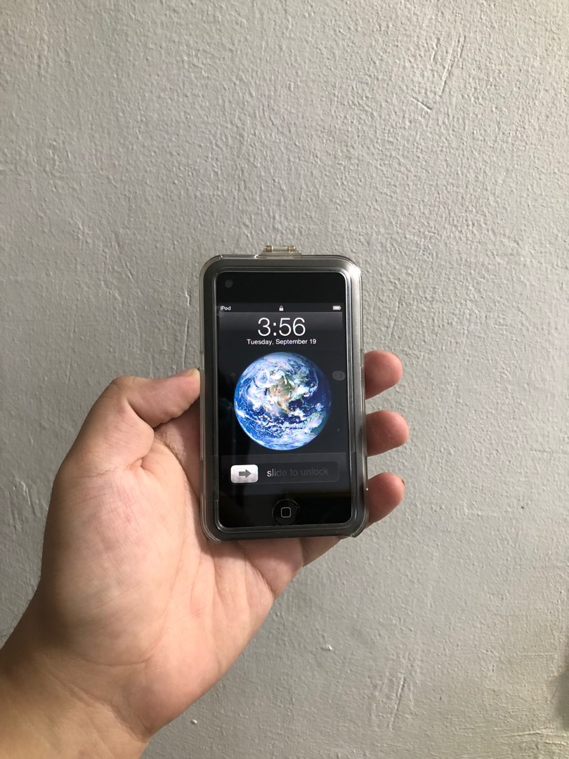Apple ipod touch 1st gen 8gb, Mobile Phones & Gadgets, Other Gadgets on ...