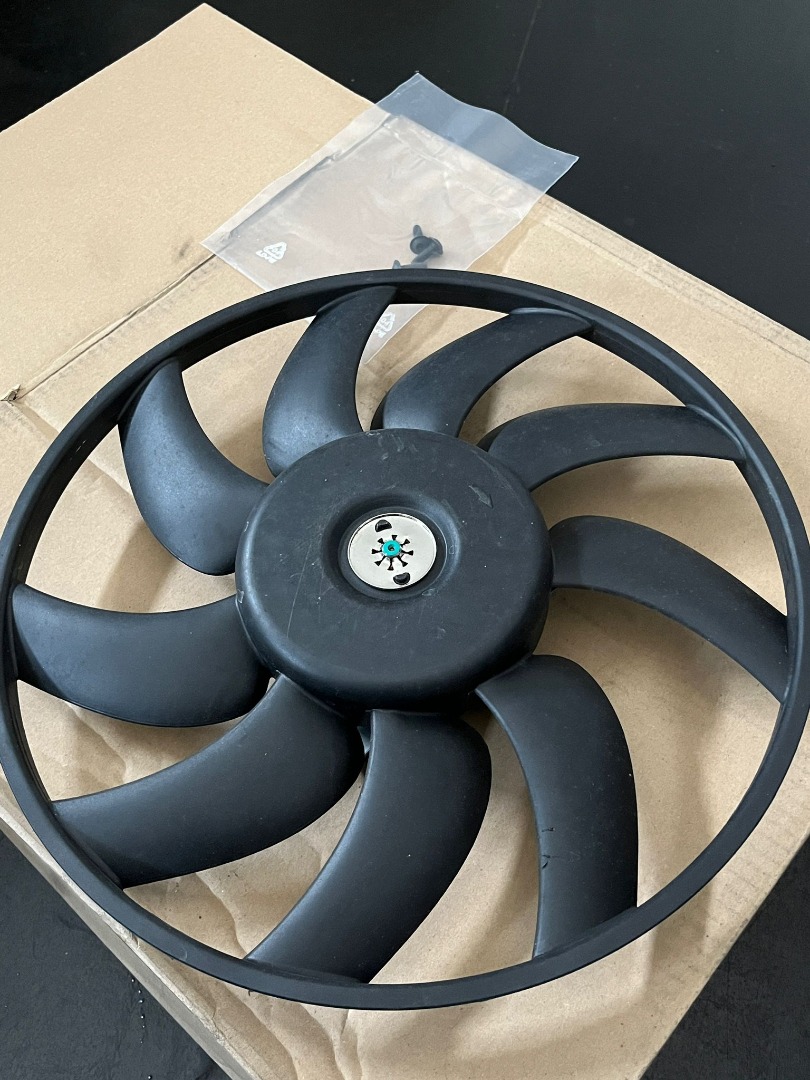 Audi A4/A5 B8 Radiator Fan (Left & Right), Car Accessories, Accessories ...