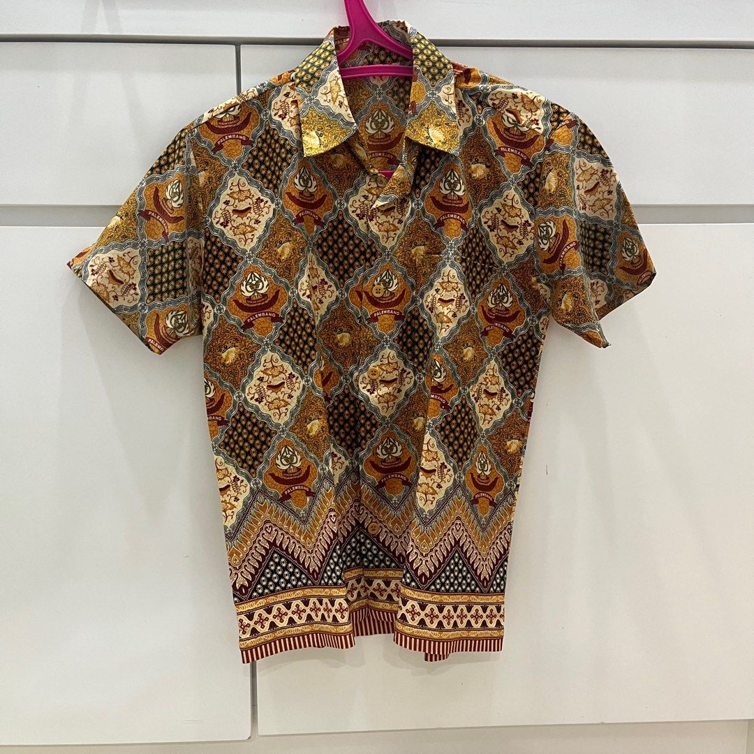 Batik Xaverius, Fesyen Pria, Pakaian , Atasan di Carousell