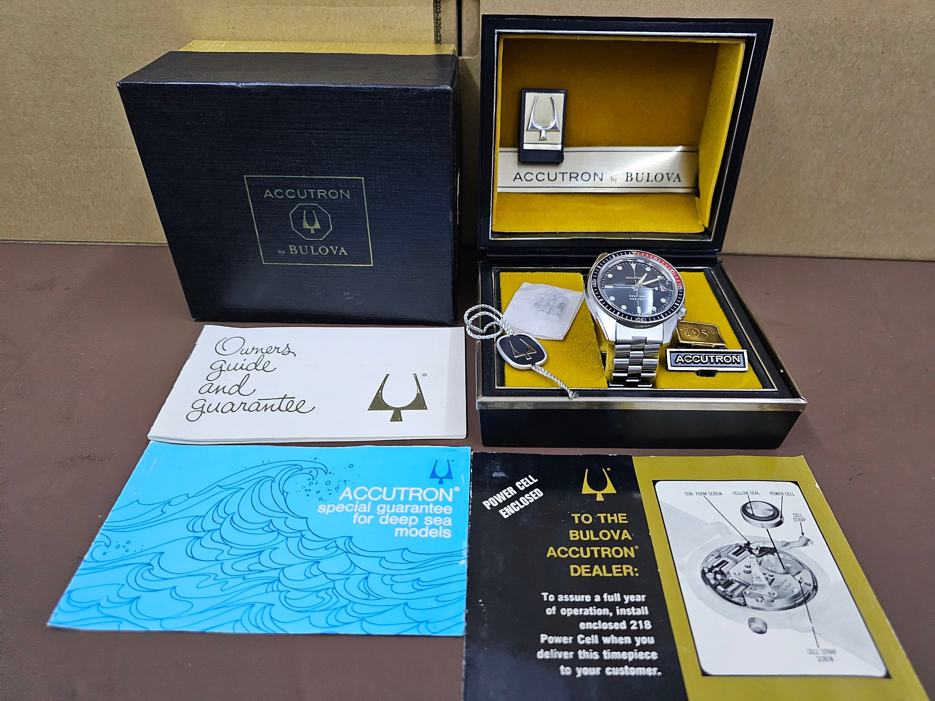 BULOVA ACCUTRON Tuning Fork Watch DEEPSEA 666 FEET Date Diver, Luxury ...