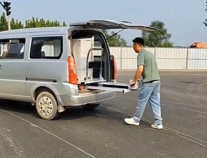 Cargo loading trolley (electric lifter, easy loading/unloading of goods ...