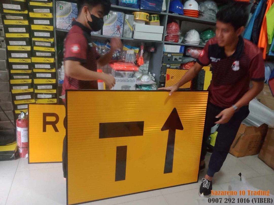 Chevron road signage 27, Commercial & Industrial, Construction ...