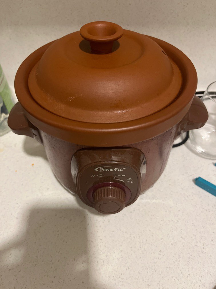 Clay slow cooker, TV & Home Appliances, Kitchen Appliances, Cookers on ...