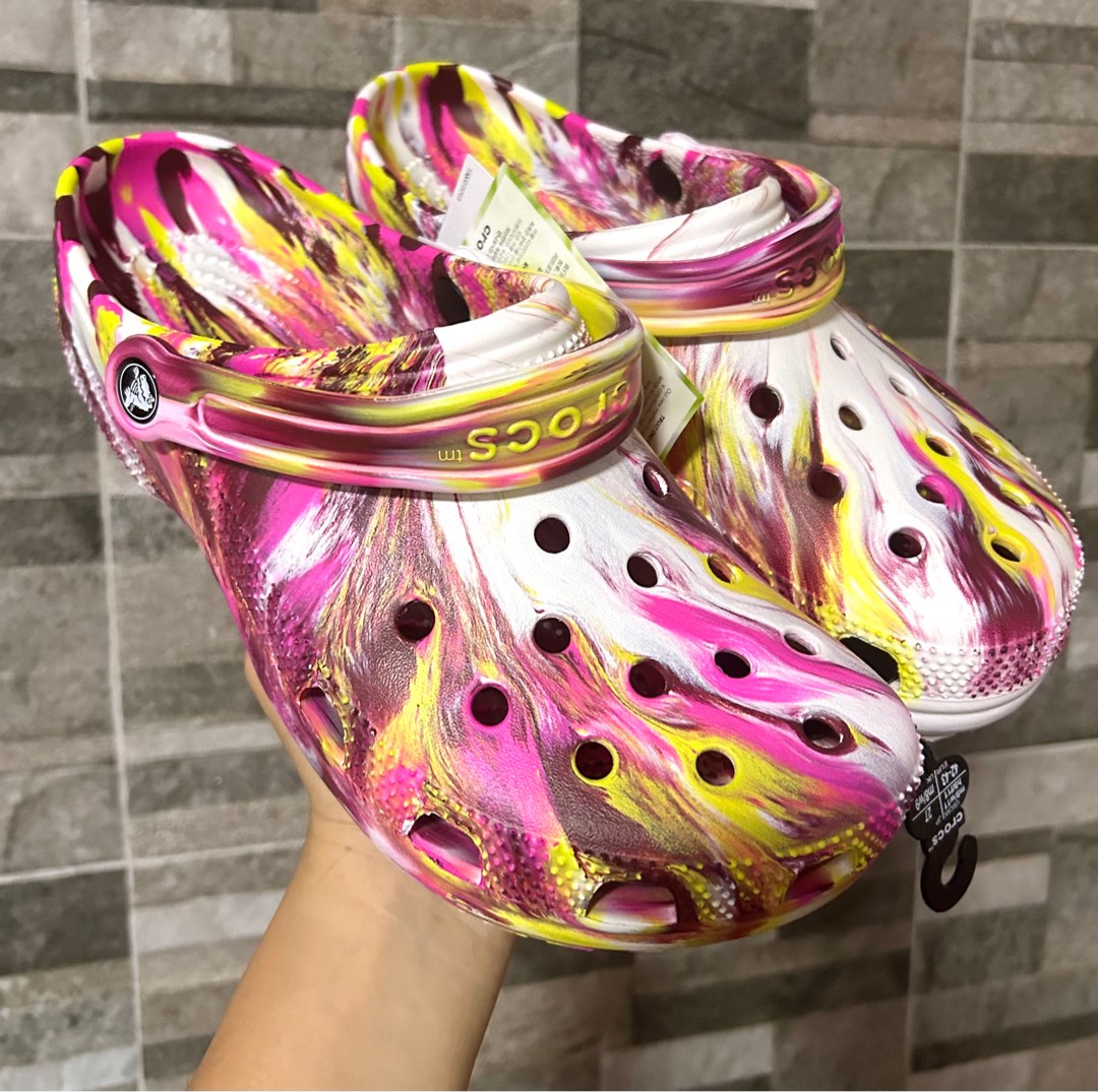 Crocs Classic Marbled Clog w/ free jibbitz, Men's Fashion, Footwear ...
