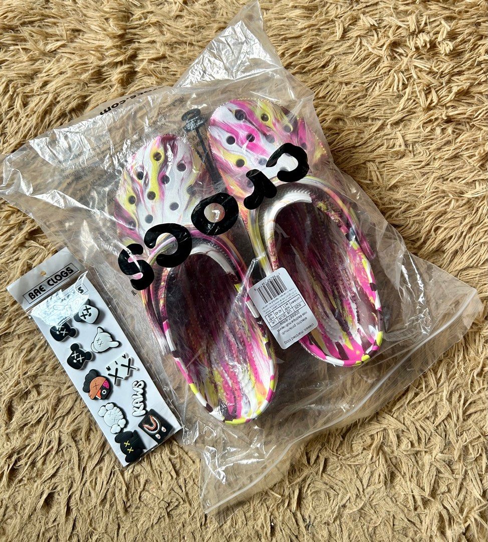 Crocs Classic Marbled Clog w/ free jibbitz, Men's Fashion, Footwear ...