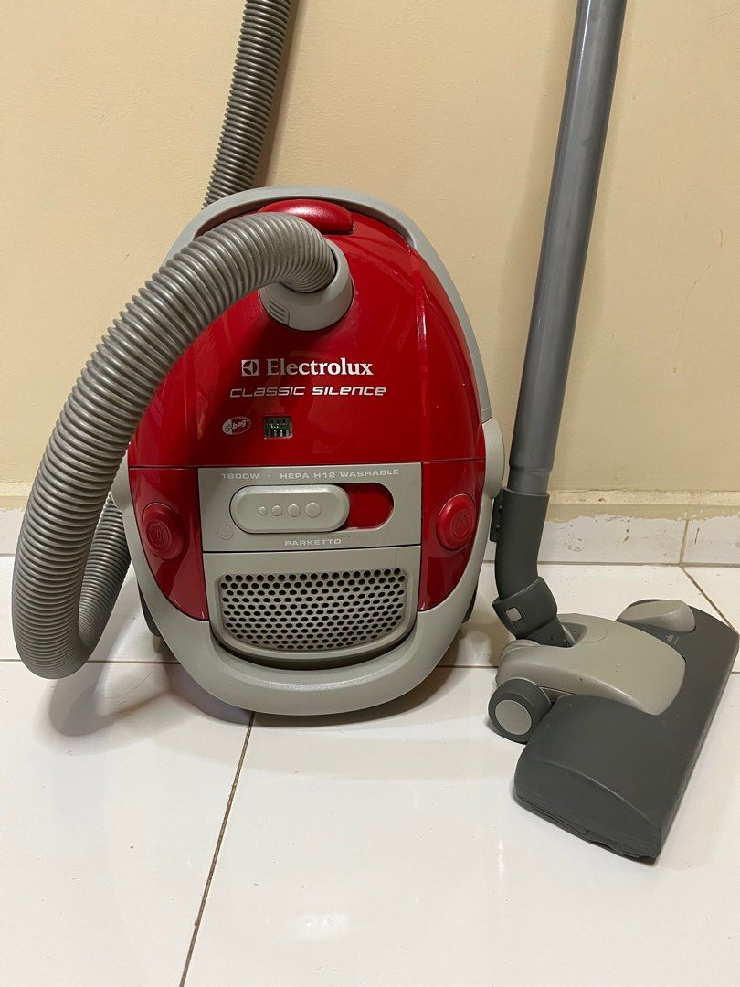 Electrolux vacuum cleaner, TV & Home Appliances, Vacuum Cleaner ...