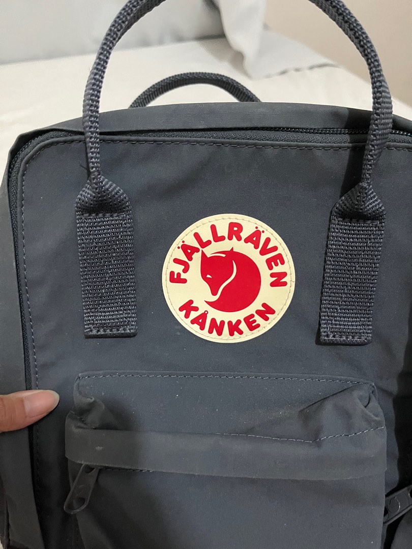 Fjallraven Kanken Mini in Graphite, Women's Fashion, Bags & Wallets ...