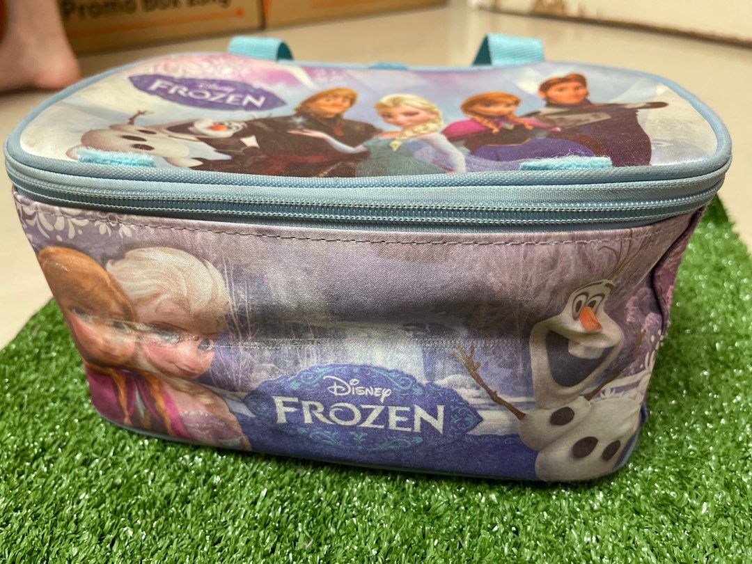 FROZEN LUNCH BOX, Hobbies & Toys, Travel, Travel Essentials ...