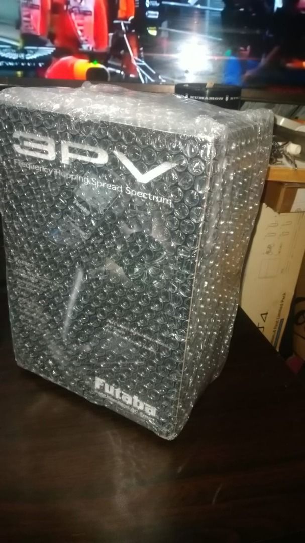 全新Futaba遙控車用遙控器 ｜3PV 3+1 Channel T-FHSS, 興趣及遊戲, 玩具 & 遊戲類 - Carousell