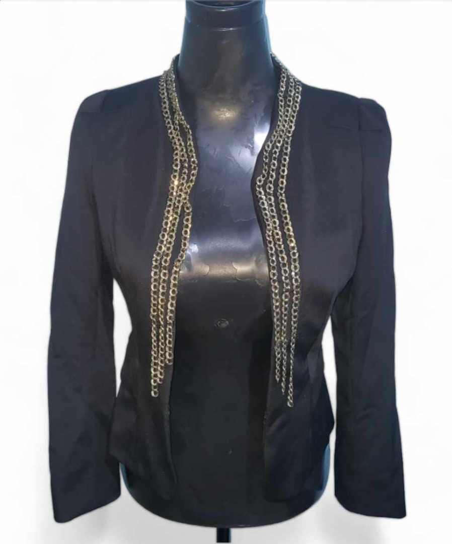 GUCCI BLAZER BLACK WITH METAL CHAIN DESIGN ON TOP AND GUCCI CHAIN AT ...