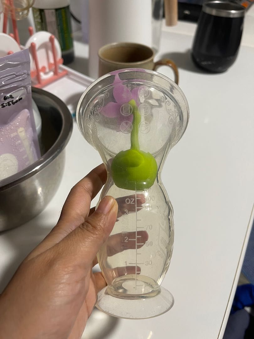 Haaka Milk Collector with Flower Stopper, Babies & Kids, Nursing ...