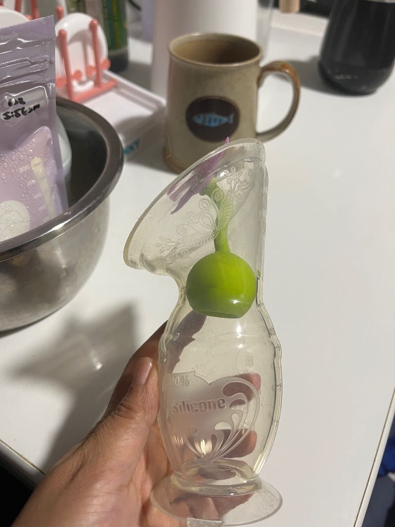 Haaka Milk Collector with Flower Stopper, Babies & Kids, Nursing ...