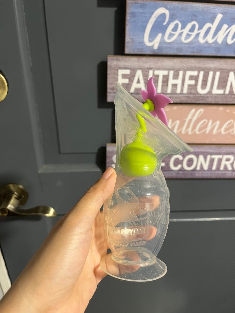Haaka Milk Collector with Flower Stopper, Babies & Kids, Nursing ...