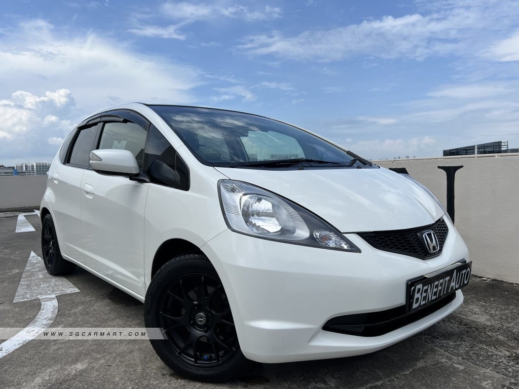 Honda Fit 1.3 G F-Package Skyroof (A), Cars, Used Cars on Carousell