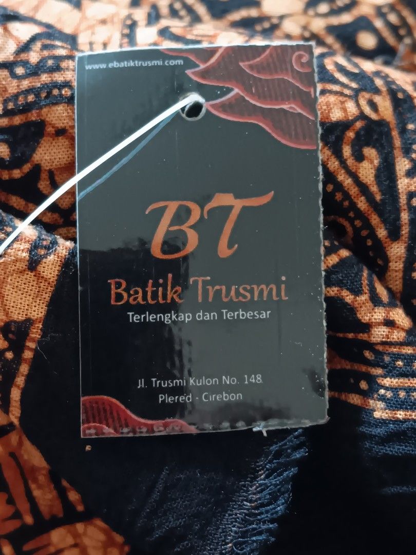 Kain batik TRUSMI (b14), Fesyen Wanita, Muslim Fashion, Gaun di Carousell