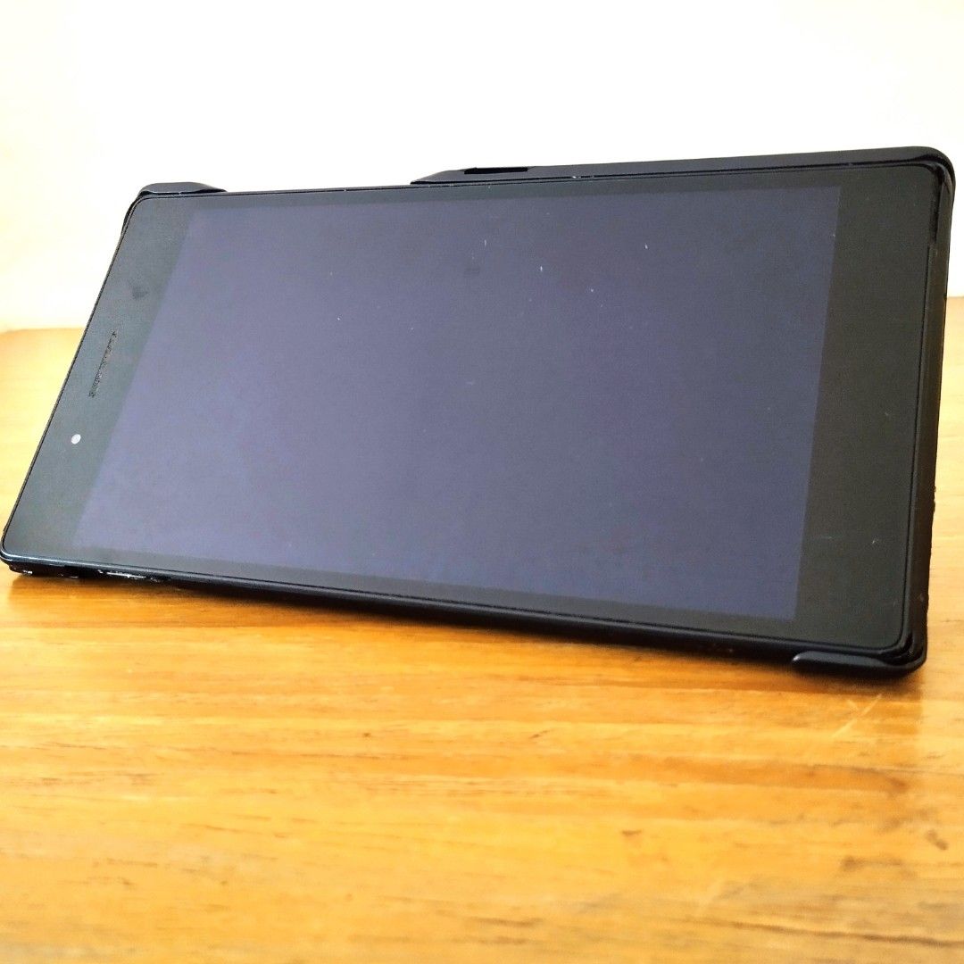 LENOVO TAB 7 ESSENTIAL TABLET WITH FOLDING CASE INCLUDED!, Mobile ...