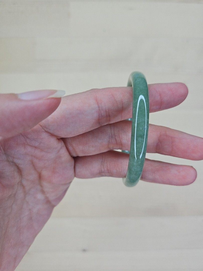 Light Green Princess Cut Jade Bangle (Type A Burmese), Women's Fashion ...