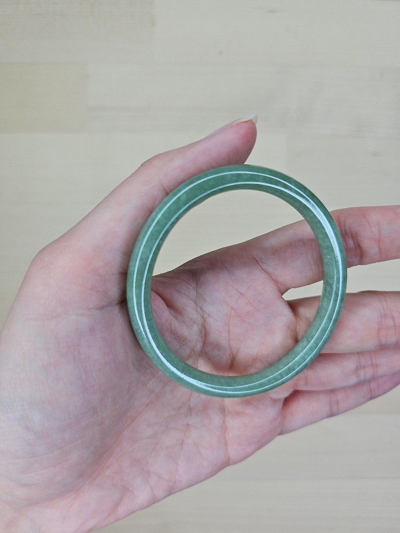 Light Green Princess Cut Jade Bangle (Type A Burmese), Women's Fashion ...