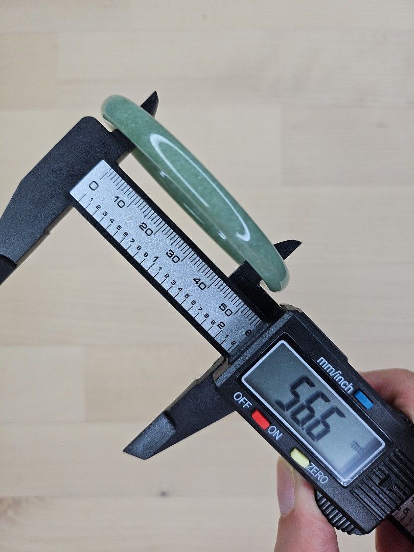 Light Green Princess Cut Jade Bangle (Type A Burmese), Women's Fashion ...