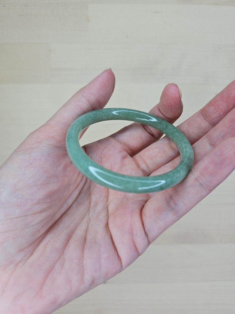 Light Green Princess Cut Jade Bangle (Type A Burmese), Women's Fashion ...
