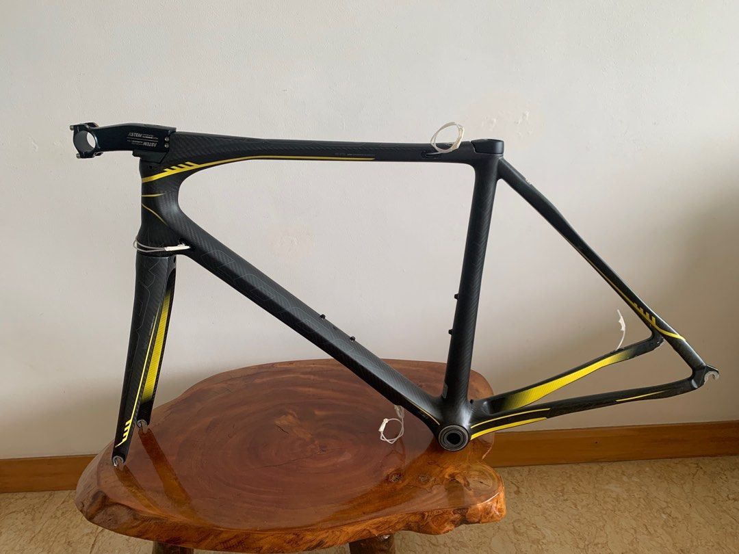 LOOK 675 carbon frame set, Sports Equipment, Bicycles & Parts, Parts ...