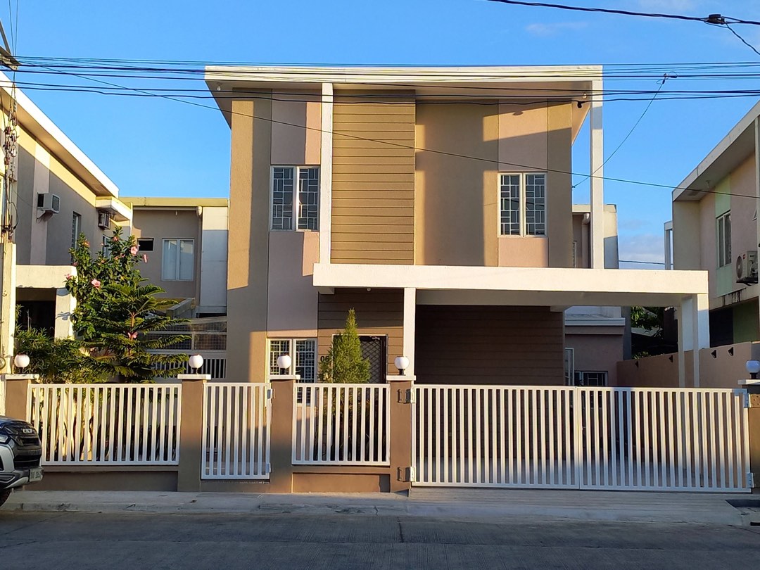 Modern Elegant Single Detached Semi Furnished House & Lot in Soluna ...
