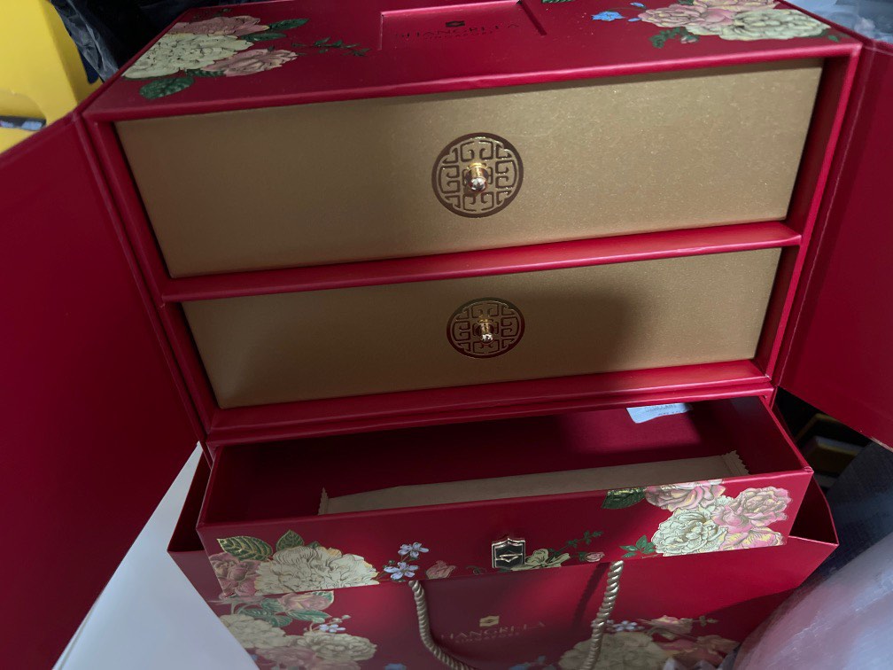Mooncake box, Women's Fashion, Jewelry & Organisers, Accessory holder ...