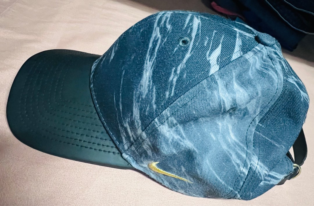 Nike Snapback Size 56cm, Men's Fashion, Watches & Accessories, Caps ...