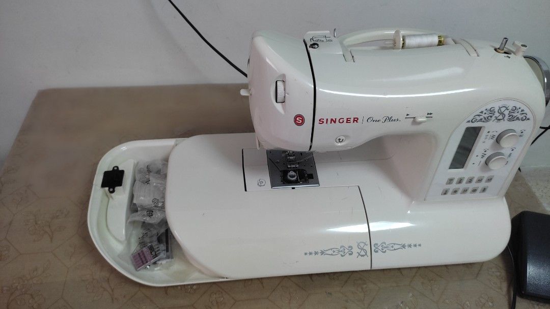 Singer One Plus Sewing Machine, TV & Home Appliances, Other Home ...