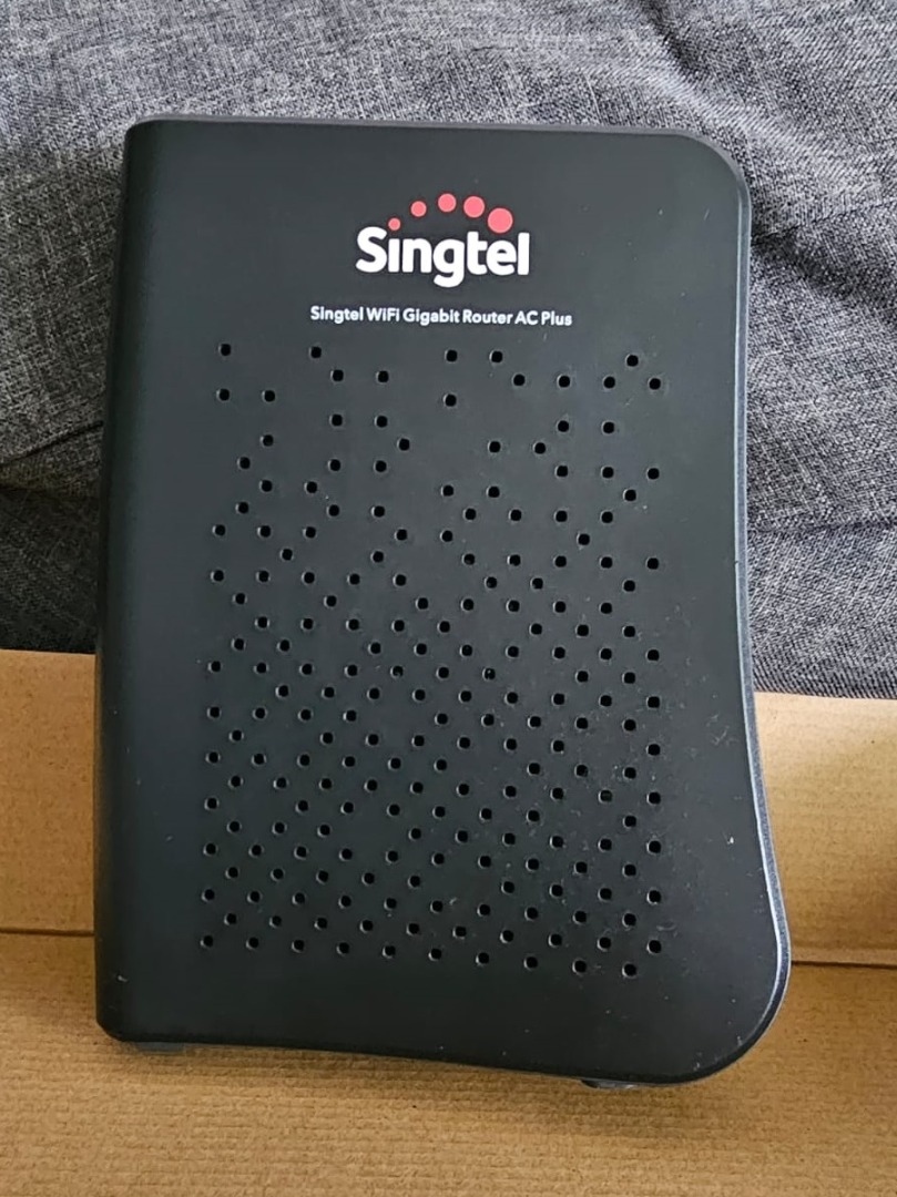 Singtel Wifi Gigabit Router AC Plus, Computers & Tech, Parts ...