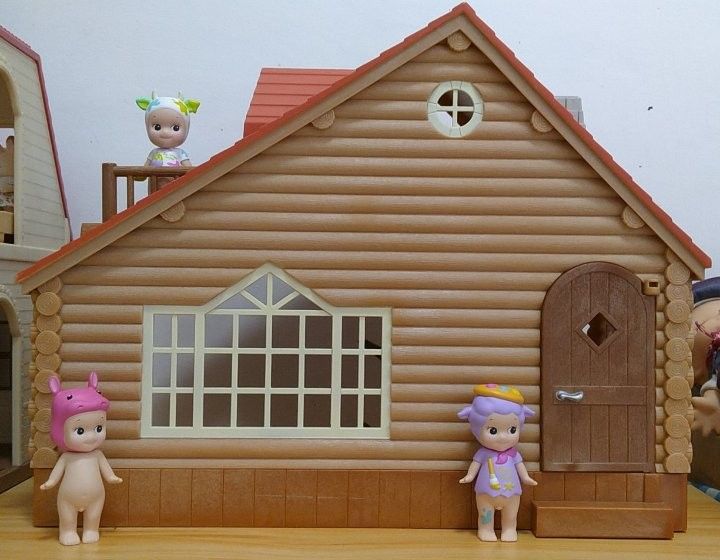 Sylvanian Log Cabin, Hobbies & Toys, Toys & Games on Carousell