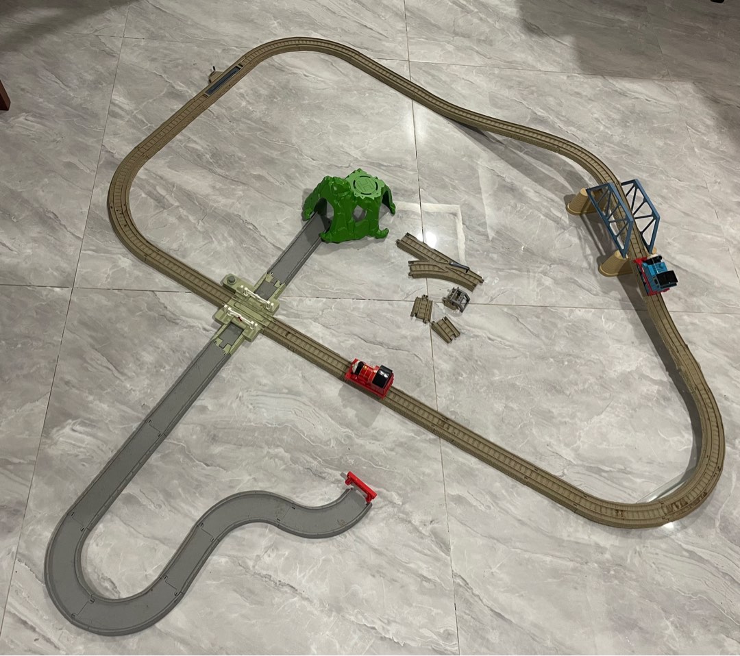 Thomas& Friends Trains Railway Tomy Trackmaster, Hobbies & Toys, Toys ...