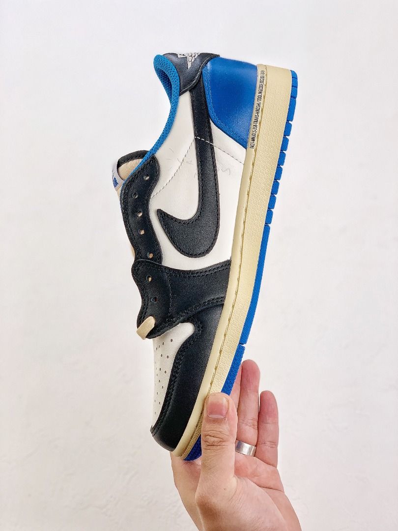 Travis Scott x Air Jordan 1, Men's Fashion, Footwear, Sneakers on Carousell