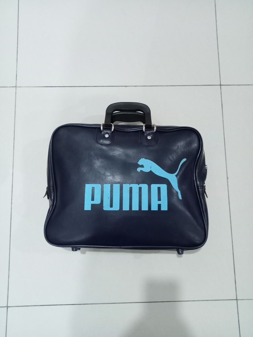 Vintage beg Puma NOS DEADSTOCK !!! Size laptop..., Audio, Earphones on ...