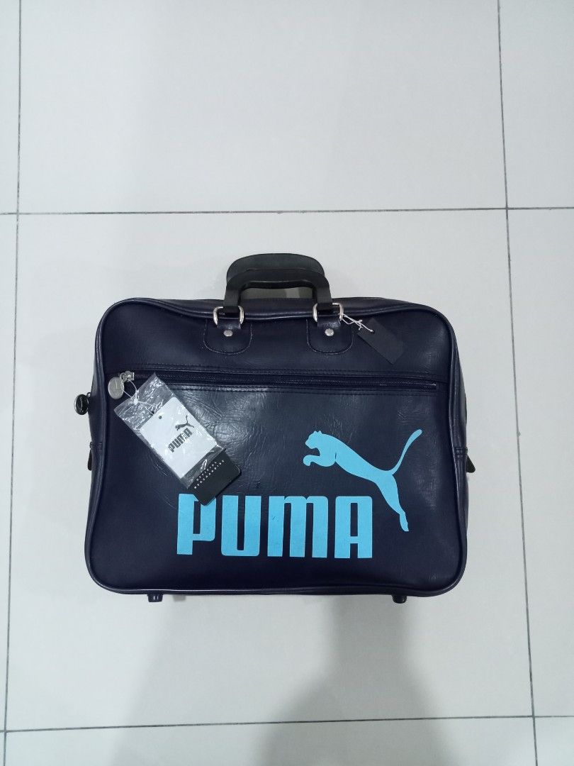 Vintage beg Puma NOS DEADSTOCK !!! Size laptop..., Audio, Earphones on ...
