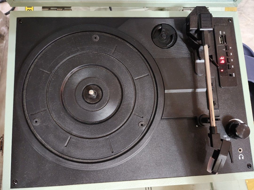 Vintage turn table, Audio, Portable Music Players on Carousell