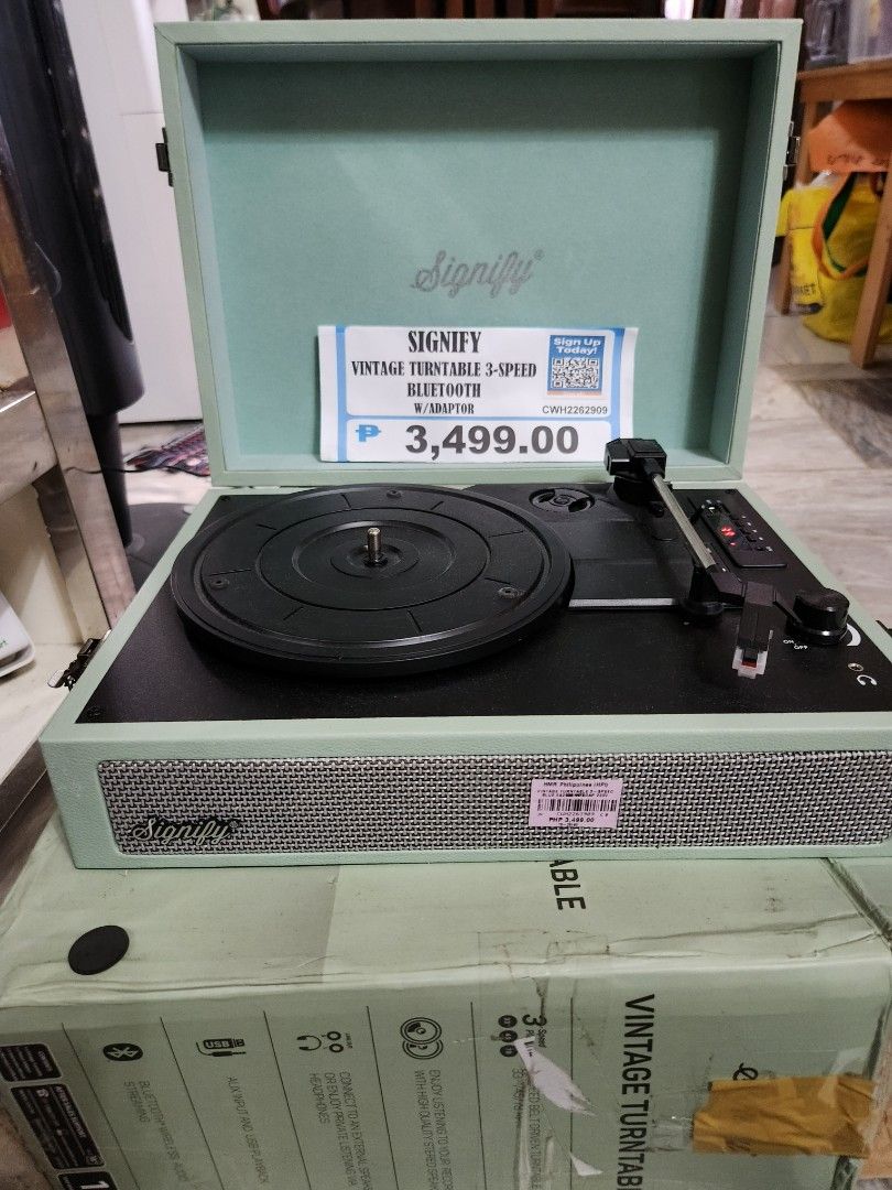 Vintage turn table, Audio, Portable Music Players on Carousell