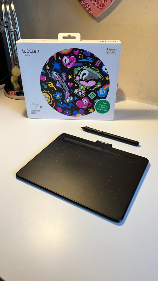 Wacom Intuos Small Creative Pen Tablet with Bluetooth, Computers & Tech ...