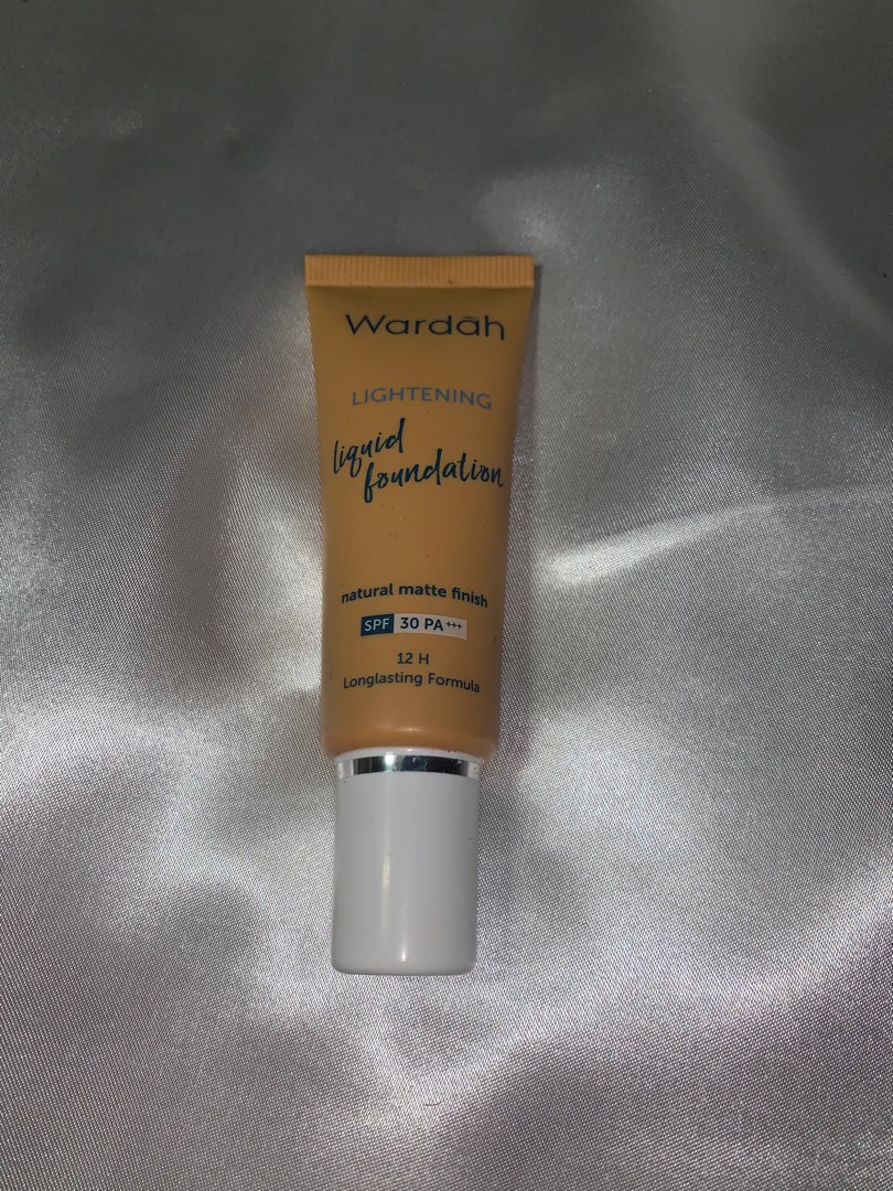 WARDAH LIGHTENING LIQUID FOUNDATION (code: 04 Natural), Beauty ...
