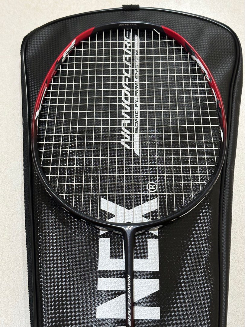 Yonex Nanoflare 700 ( not victor , lining , Li Ning , apacs , mizuno ...