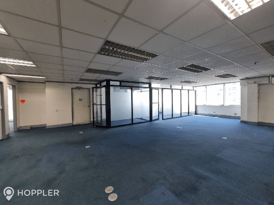 211.94sqm Commercial Space for Rent in Chatham House, Salcedo Village ...