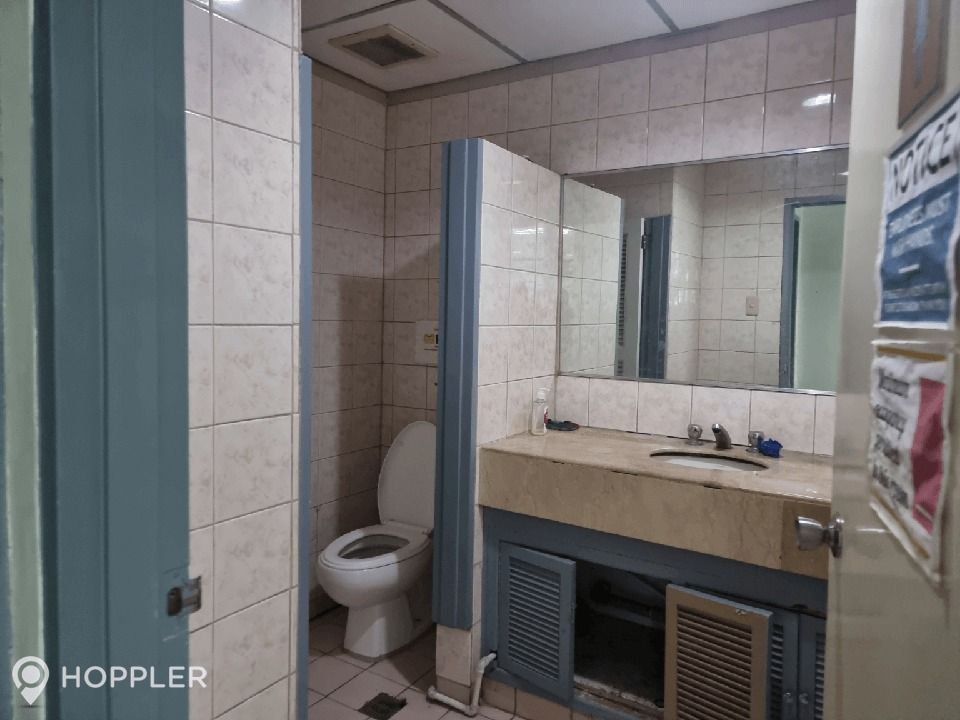 211.94sqm Commercial Space for Rent in Chatham House, Salcedo Village ...