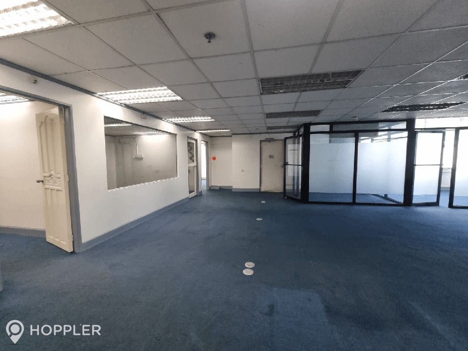211.94sqm Commercial Space for Rent in Chatham House, Salcedo Village ...