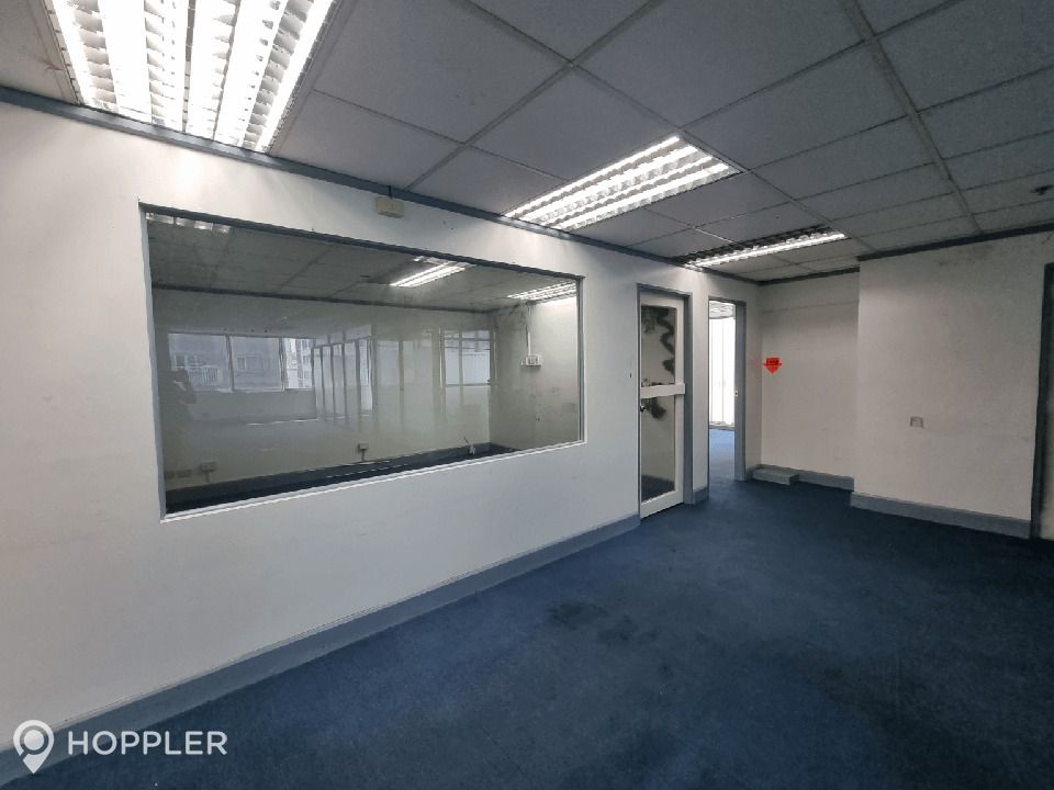 211.94sqm Commercial Space for Rent in Chatham House, Salcedo Village ...