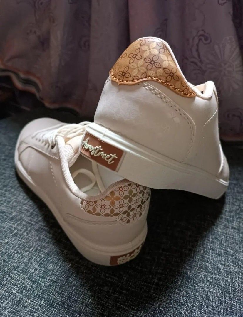 Aerostreet x gibran, Fesyen Pria, Sepatu , Sneakers di Carousell