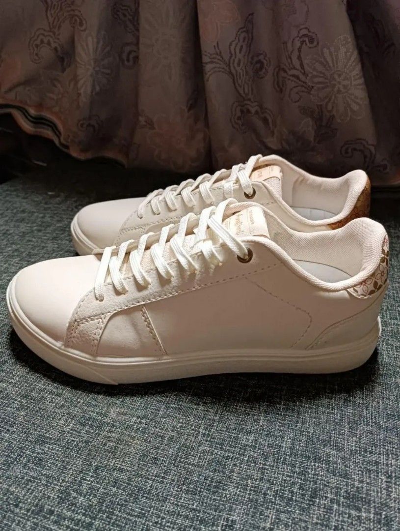 Aerostreet x gibran, Fesyen Pria, Sepatu , Sneakers di Carousell