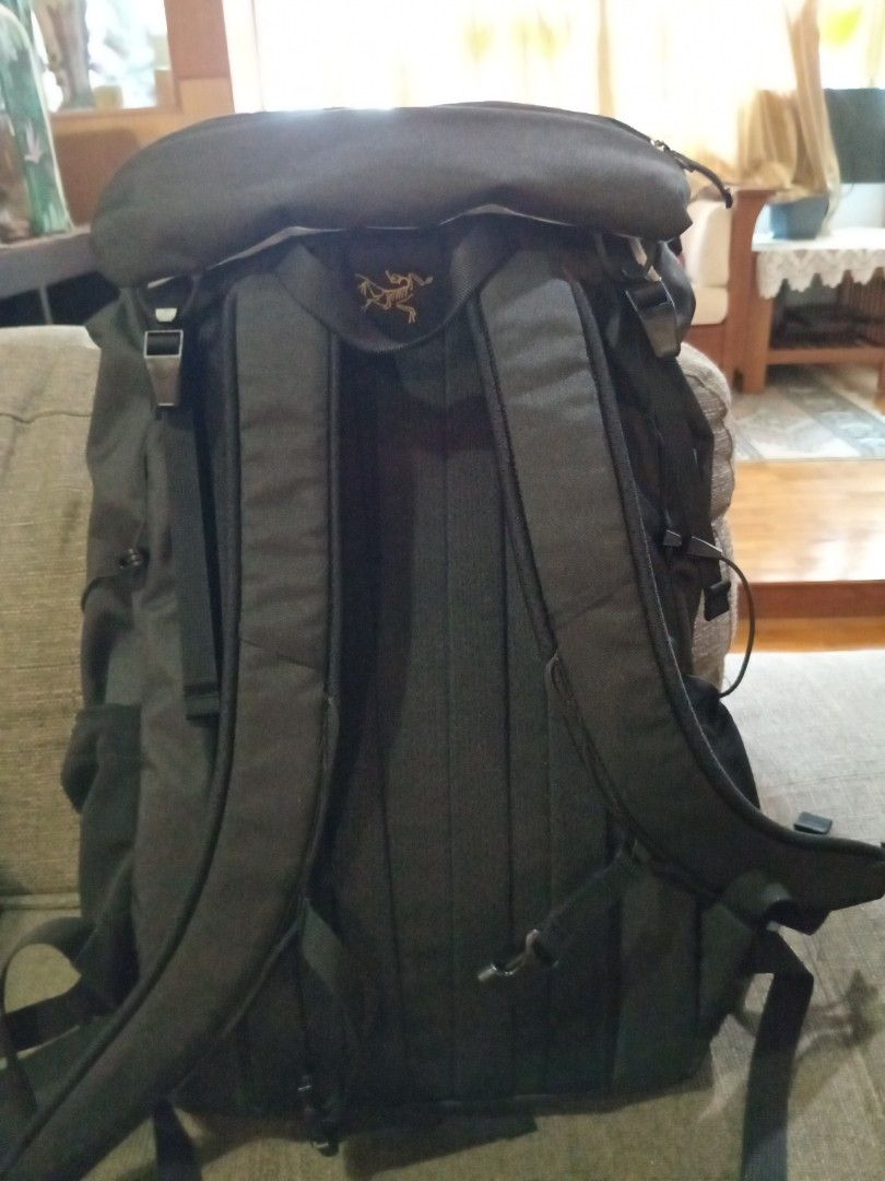 Arcteryx Mantis 30, Men's Fashion, Bags, Backpacks on Carousell