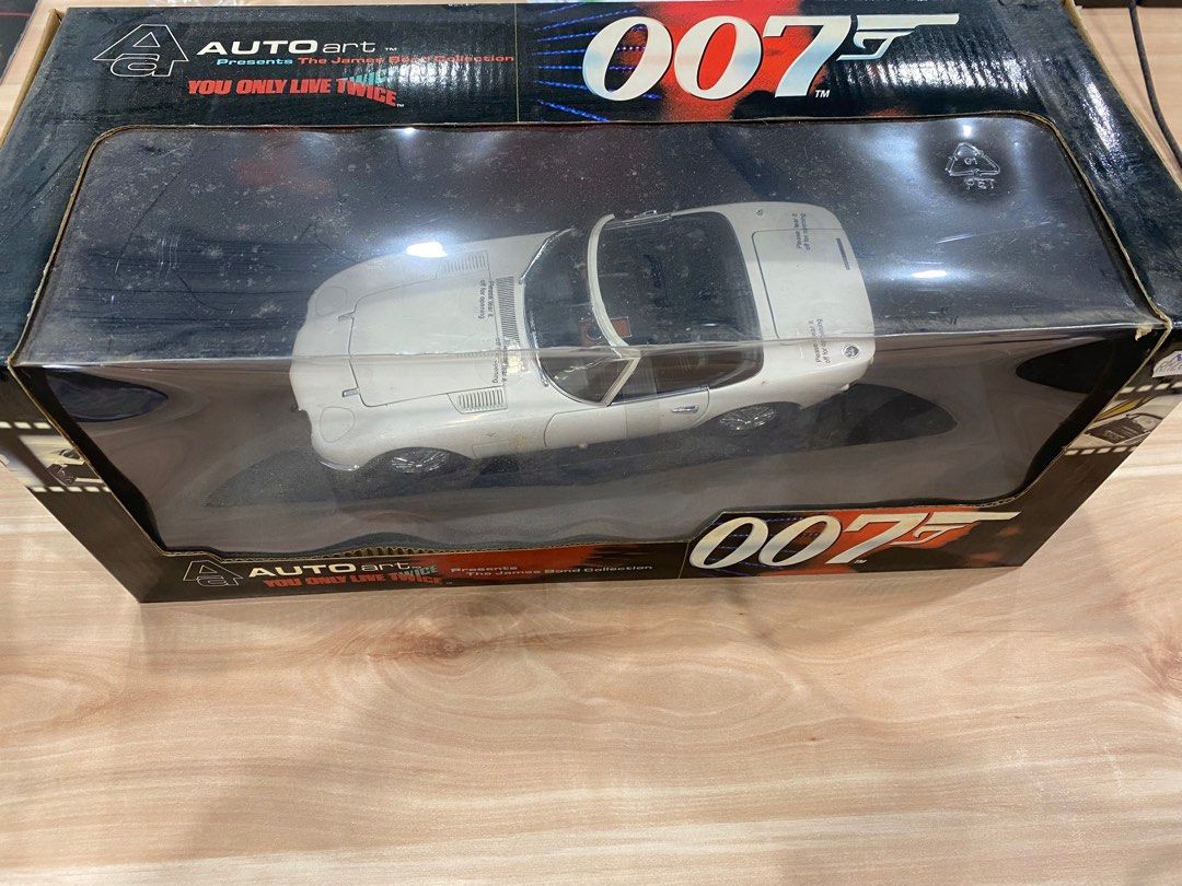Autoart Toyota 2000GT Cabrio James Bond Version - White (1:18 scale), Hobbies & Toys, Toys ...
