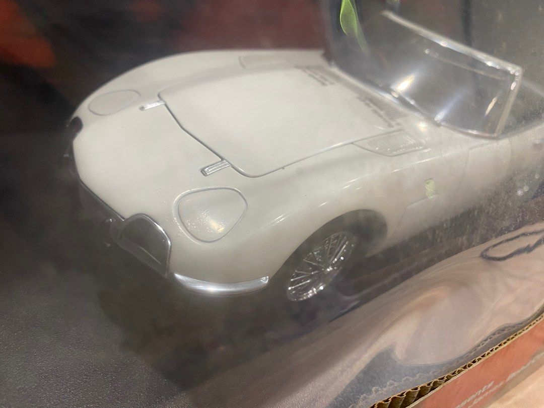 Autoart Toyota 2000GT Cabrio James Bond Version - White (1:18 scale), Hobbies & Toys, Toys ...