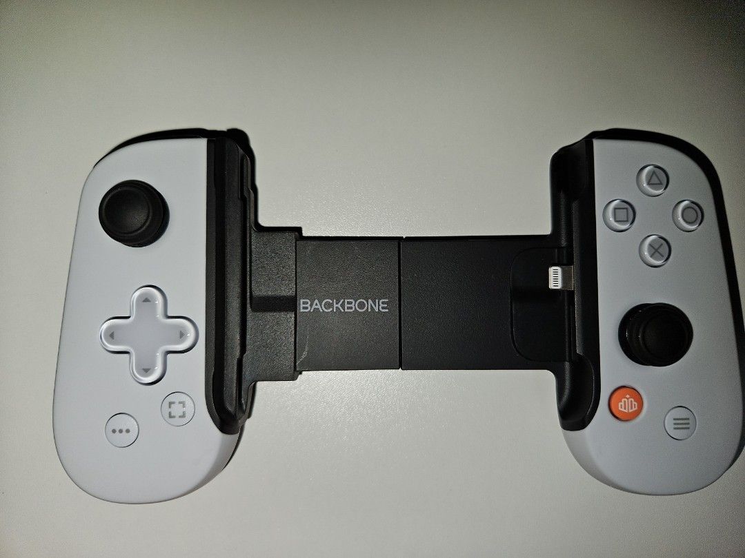 Backbone Controller for iPhone(Playstation), Video Gaming, Gaming ...
